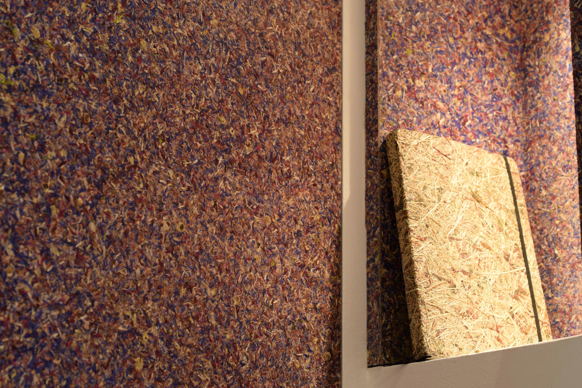 Material Solutions. Cornflower Petal Organoid Wallpaper | Avery Dennison®